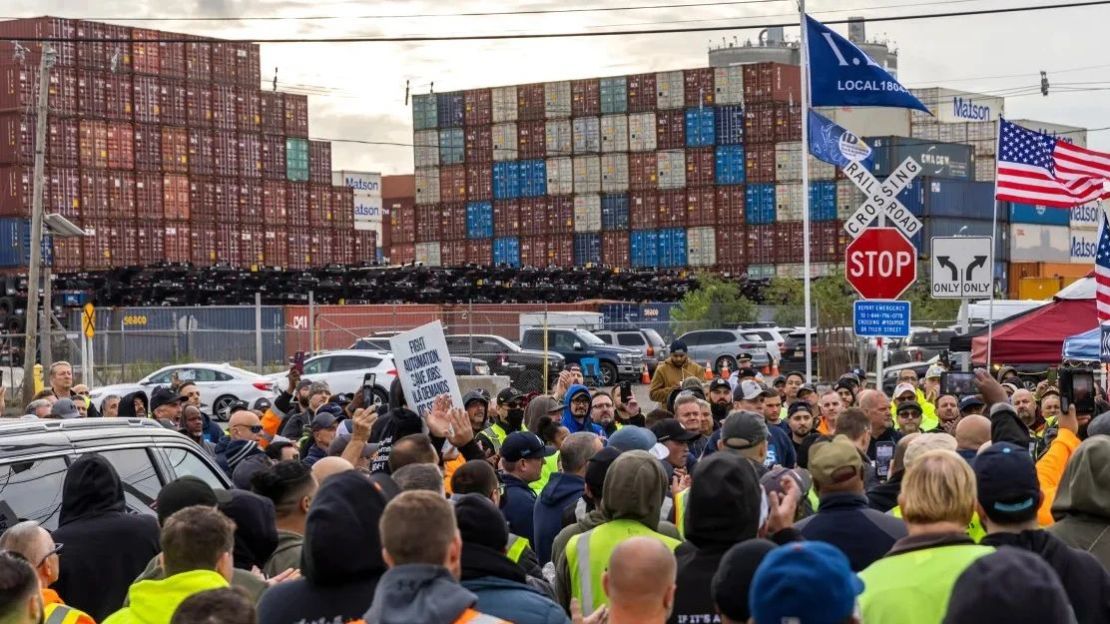 How did the shipping strike affect the US economy? - Krystal Logistics